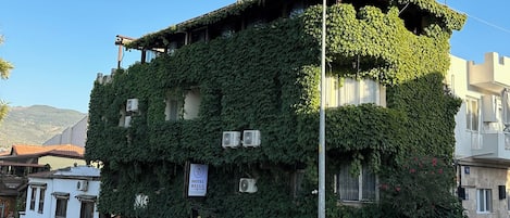 Fachada da propriedade