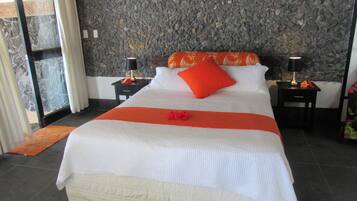 Vila, 1 cama Queen, de frente para a praia | Cofres nos quartos, roupa de cama