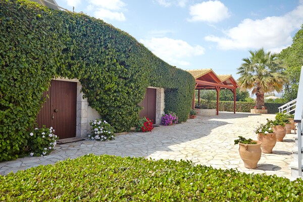 Pettas Apartments - Zakynthos