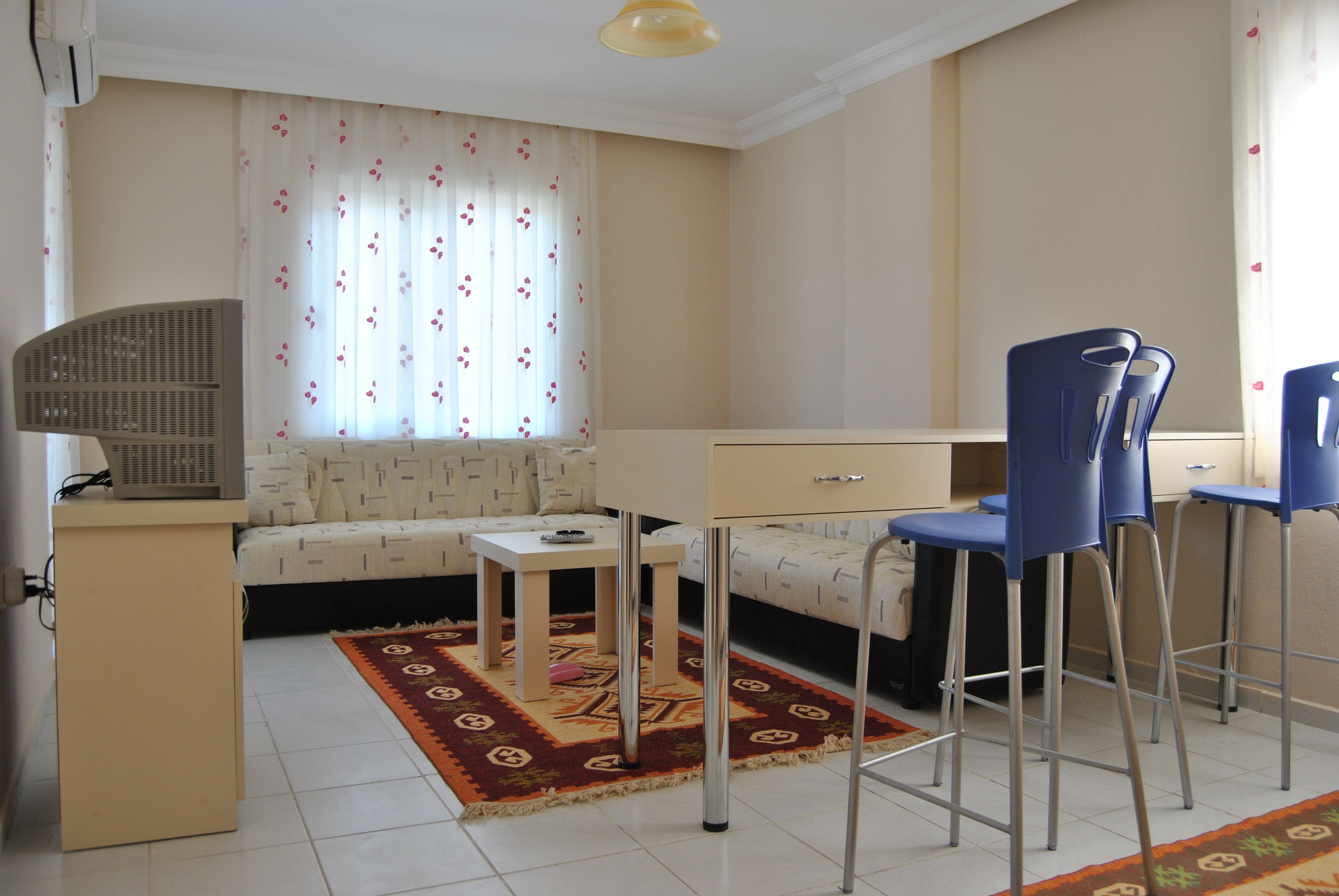 Apartamento, varanda (4 Adults) | Sala | TV de ecrã plano 