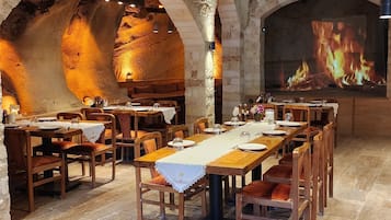 Café da manhã e jantar
