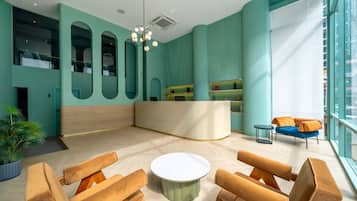 1 quarto, frigobar, cofres nos quartos, cortinas blackout