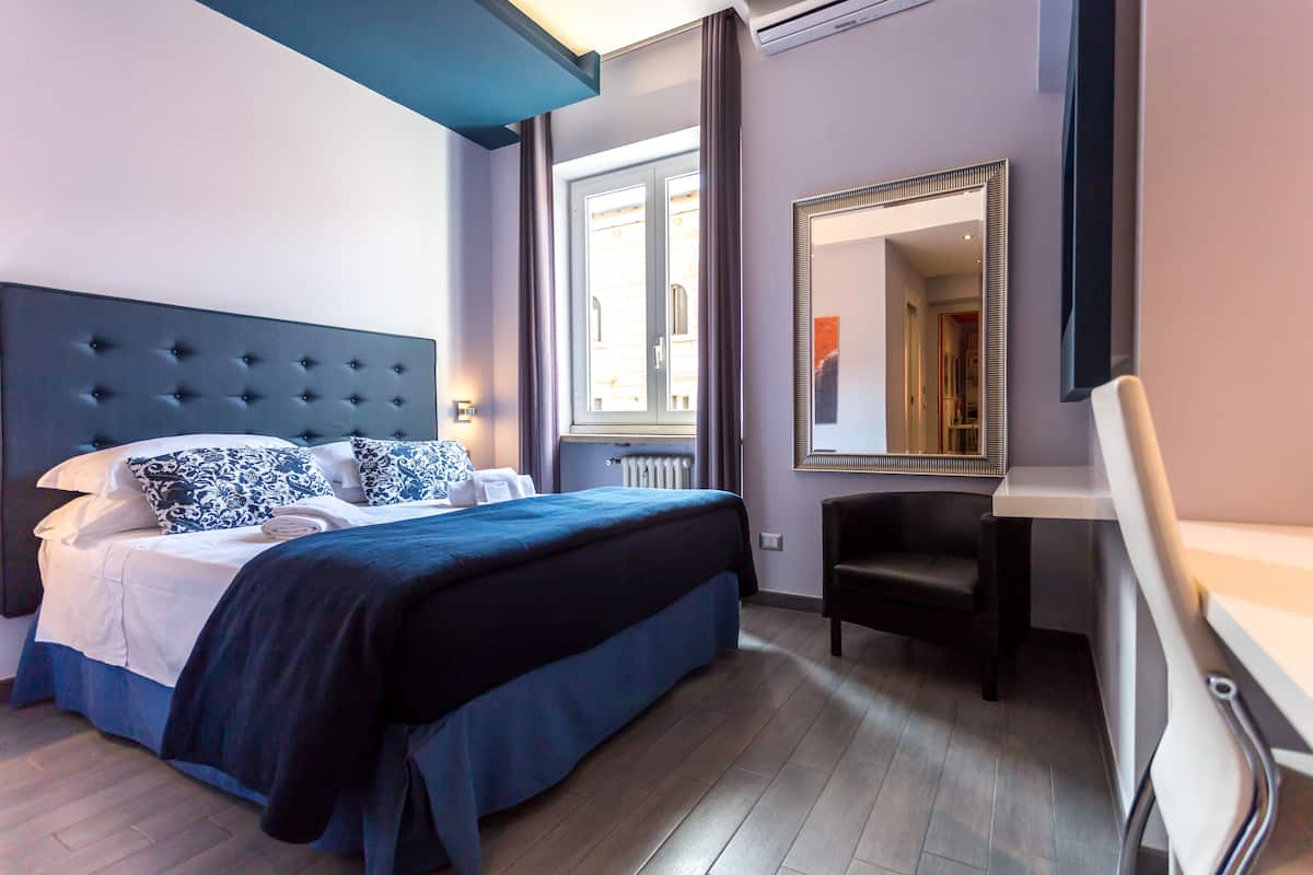 Quarto casal superior | Roupas de cama premium, edredons de pluma, frigobar, cofres nos quartos