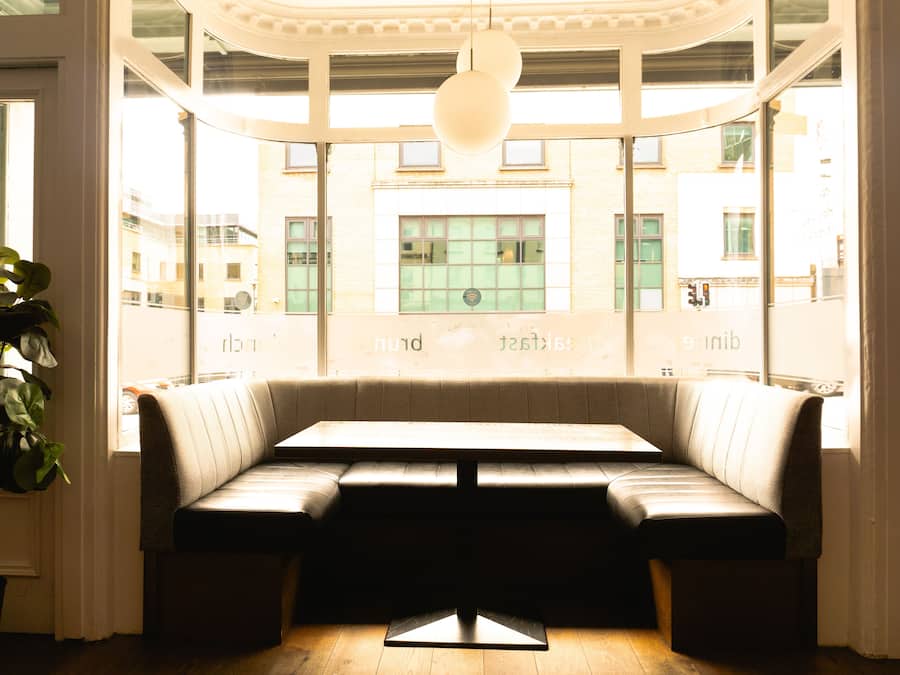 Pequeno-almoço continental diário (10.00 EUR por pessoa)