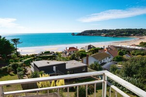 Vista para praia/oceano