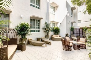 The L Hotel in Miami: Find Hotel Reviews, Rooms, and Prices on Hotels.com