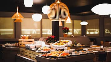 Pequeno-almoço tipo buffet diário incluído