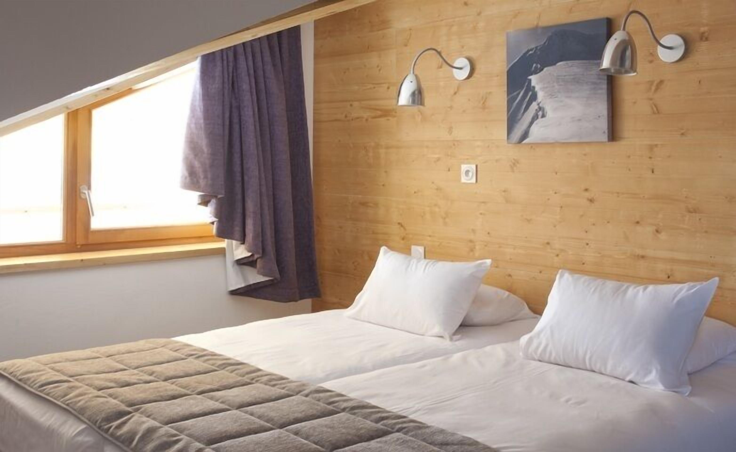 Cofre no quarto, cortinas/cortinados opacos, quartos insonorizados 