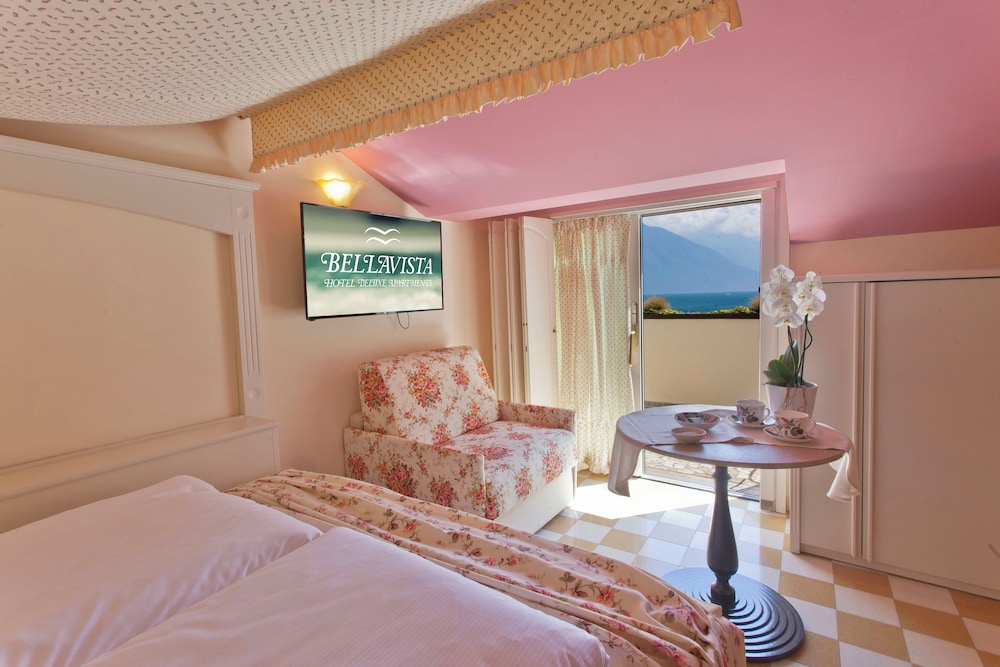 Bellavista Lakefront Hotel & Apartments - Riva del Garda