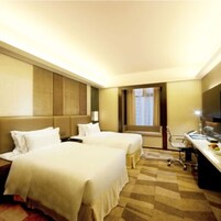 Quarto Empresarial | Roupa de alta qualidade, edredões de penas, minibar, cofre no quarto 