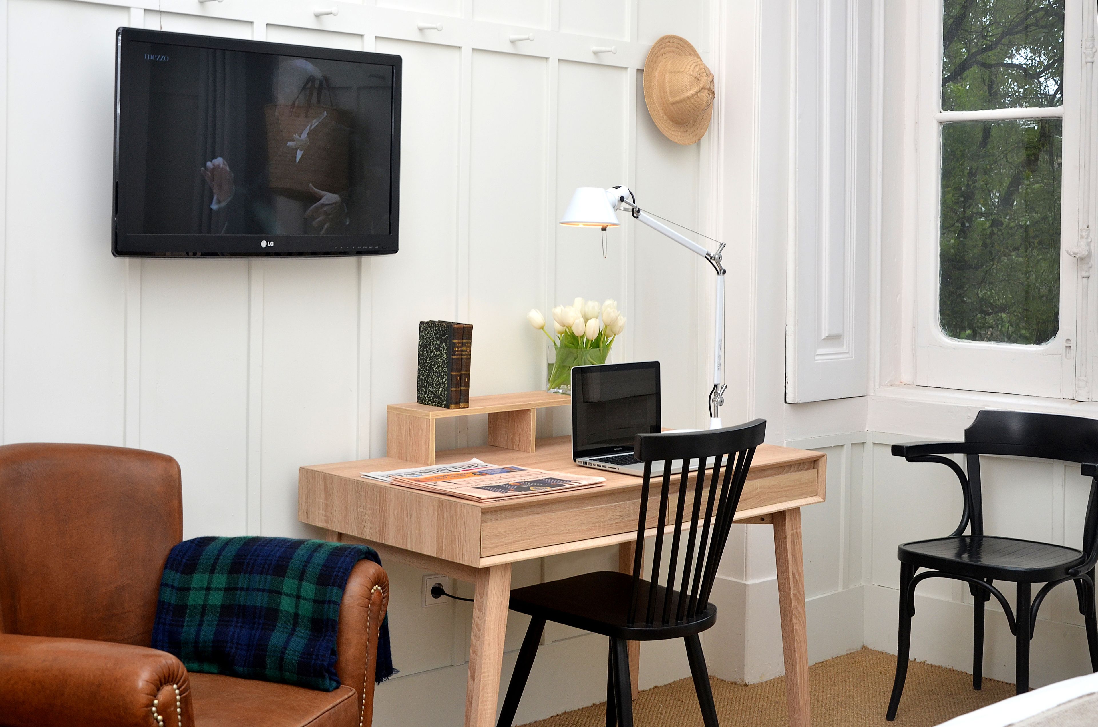 Com decoração personalizada, com mobília individualizada 