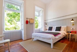 Quarto Duplo | Minibar, com decoração personalizada, com mobília individualizada 