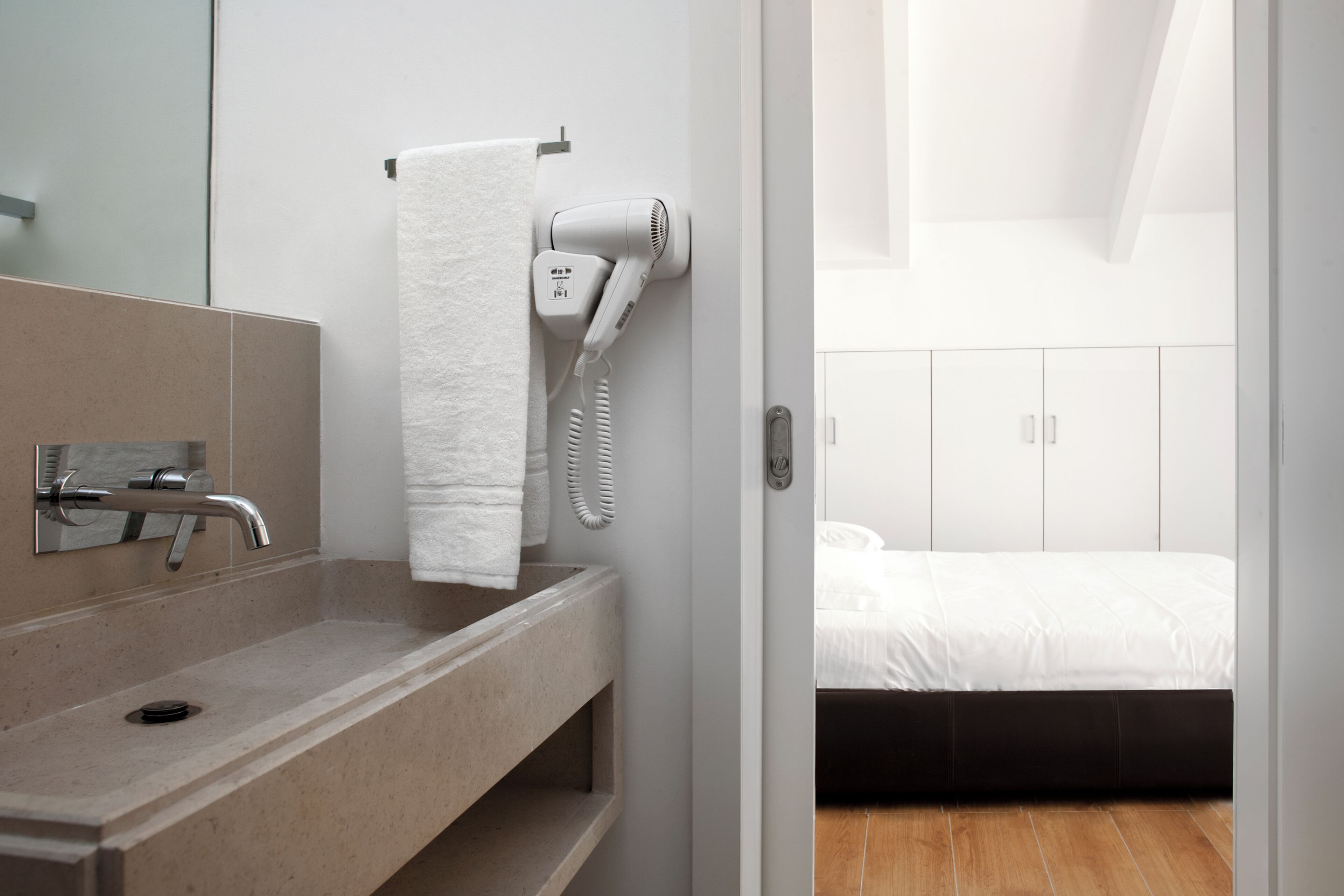 Apartamento, 3 quartos | Banheiro | Chuveiro, produtos de toalete grátis, secador de cabelo 