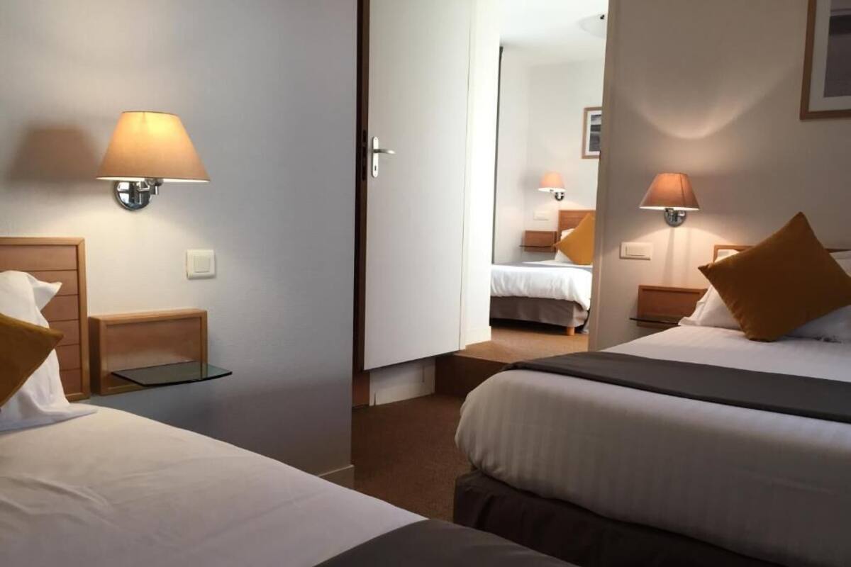 Quarto quádruplo | Quartos à prova de som, berços (sobretaxa), Wi-Fi de cortesia