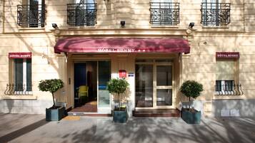 Fachada da propriedade