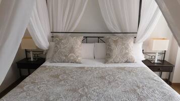 Quarto Duplo Júnior | 1 quarto, minibar, secretária, cortinas/cortinados opacos