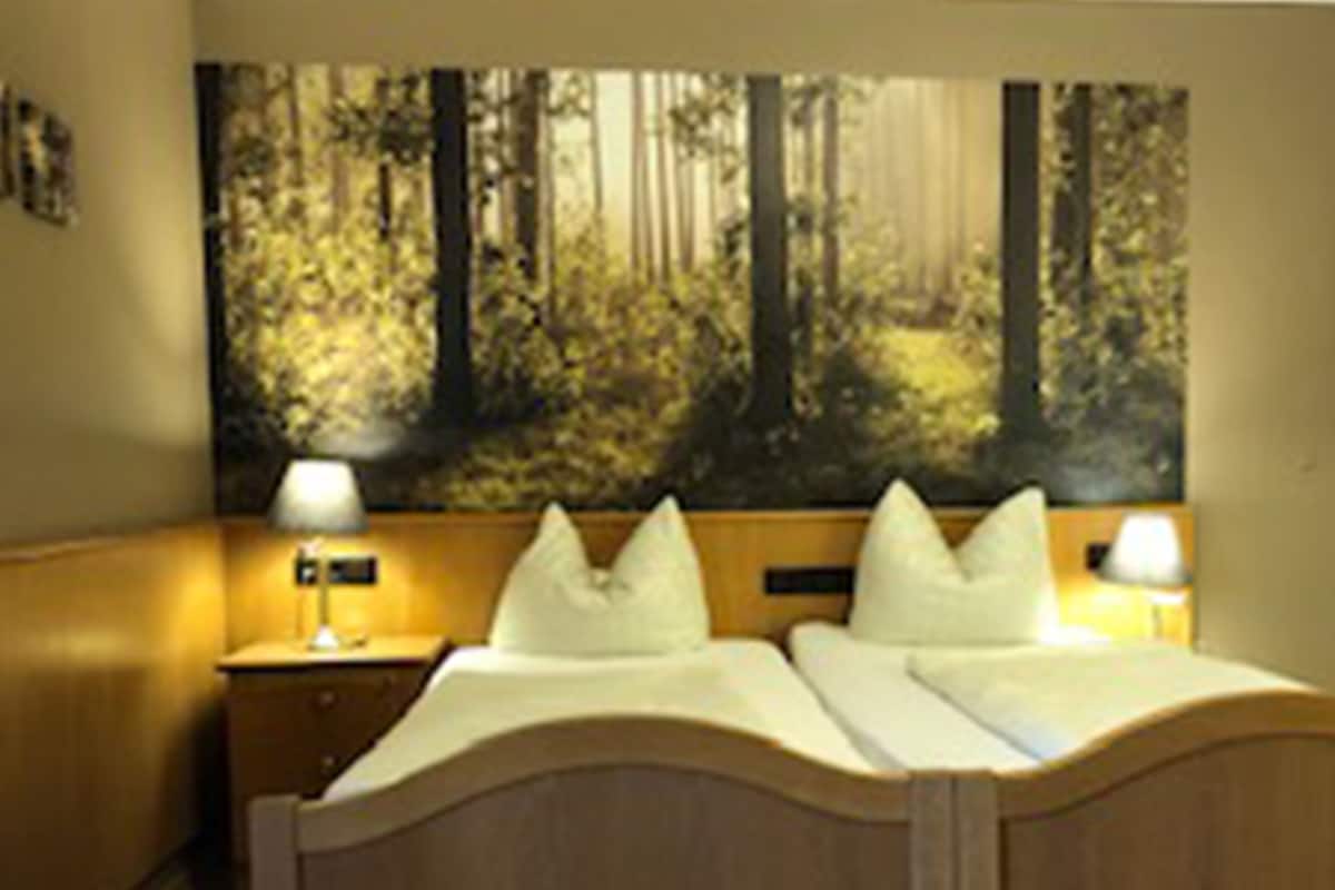 Quarto casal conforto | Roupas de cama antialérgicas, escrivaninha