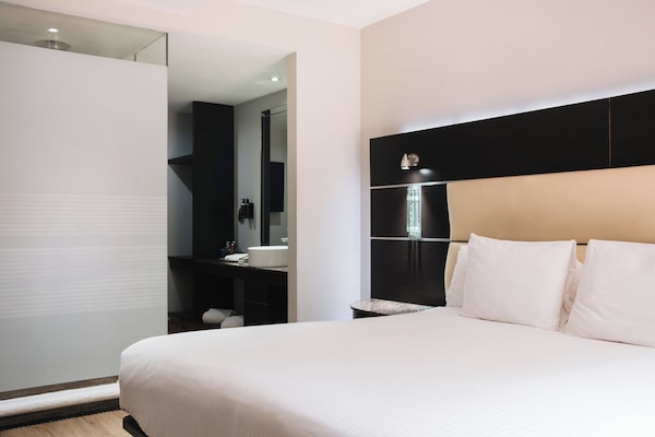 Quartos insonorizados, ferro/tábua de engomar, Wi-fi grátis