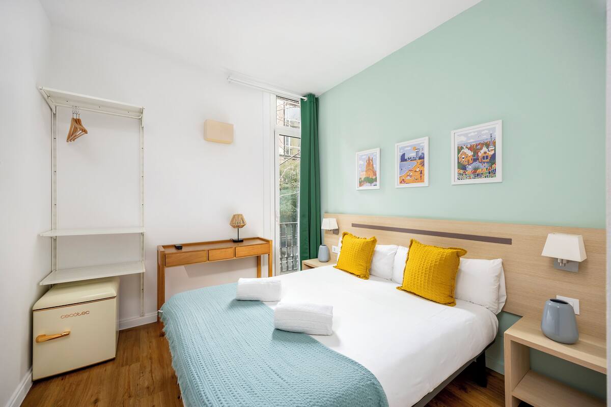 Quarto Clássico com Cama de Casal, 1 cama de casal | Cortinas/cortinados opacos, ferro/tábua de engomar, Wi-fi grátis 