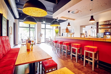 Bar (no alojamento). DJH JugendgƤstehaus Adolph Kolping