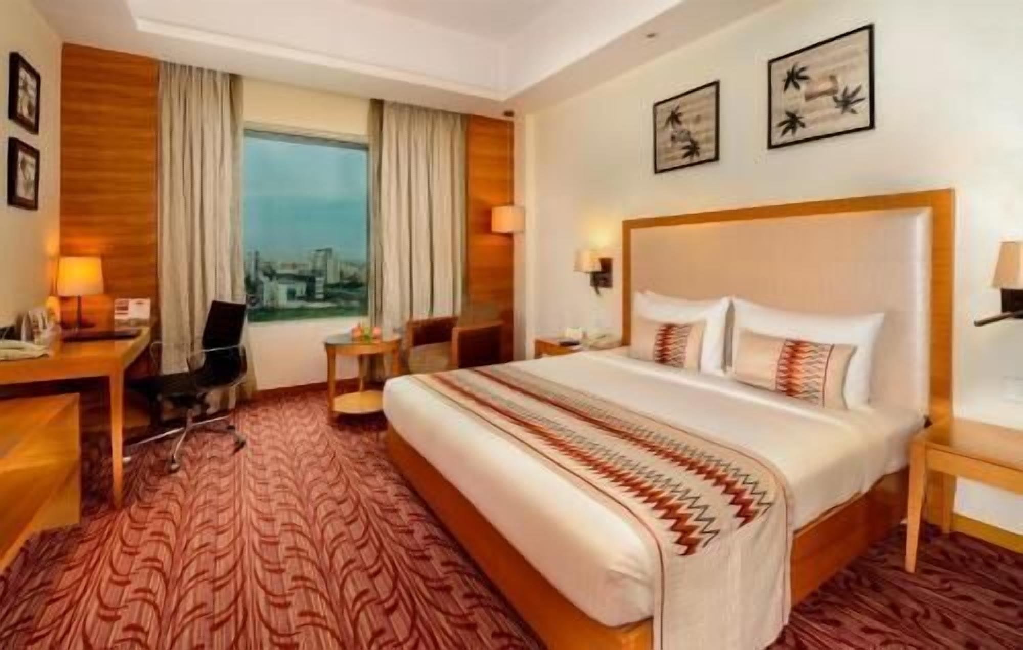 Edredões de penas, camas de colchão viscoelástico, minibar 