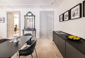Suite Exclusiva, vista para a piscina | Sala de jantar