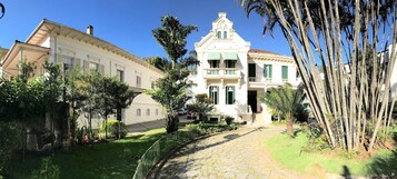 Entrada do alojamento