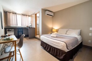 Quarto Twin Superior | Minibar, Wi-fi grátis, roupa de cama fornecida 