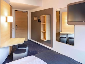 Quarto Twin | Com mobília individualizada, secretária, quartos insonorizados