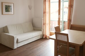 Apartamento | Sala de estar | TV de ecrã plano 