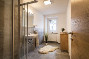 Edelweiss 2 | Casa de banho | Um polibã, um secador de cabelo, toalhas fornecidas 