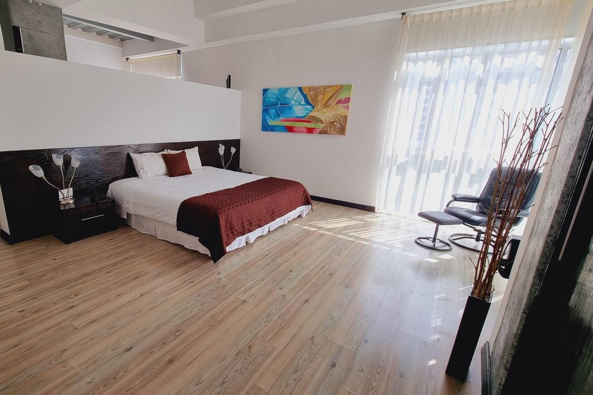 1 quarto, roupa de alta qualidade, edredões de penas, minibar