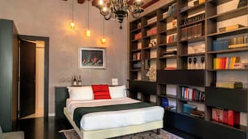 Suite de Luxo, casa de banho anexa | Roupa de alta qualidade, edredões de penas, minibar