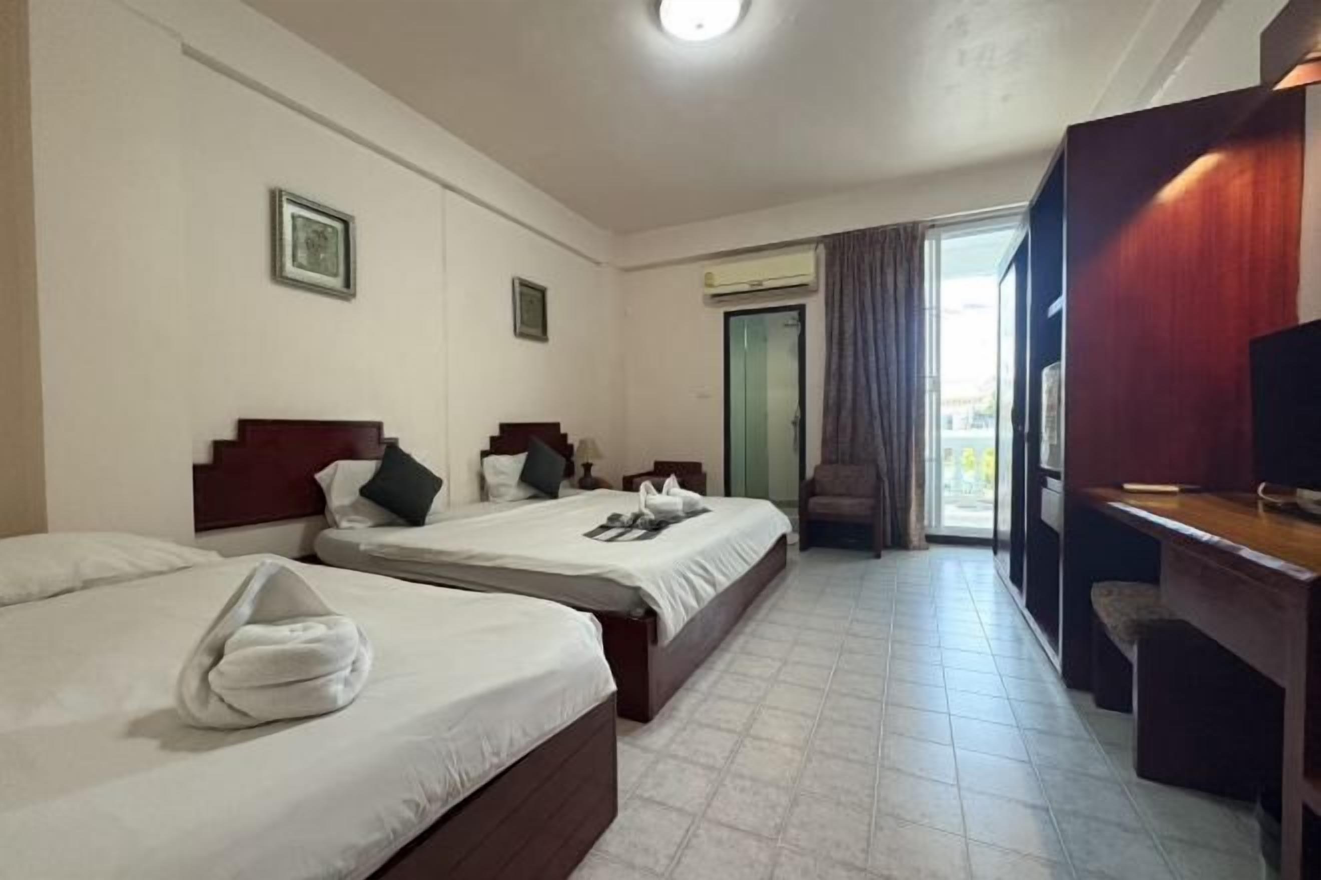 Camas de colchão Select Comfort, minibar, secretária 