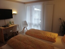 Superior Double Room with Eiger View and Balcony | Cofres nos quartos, Wi-Fi de cortesia, roupa de cama