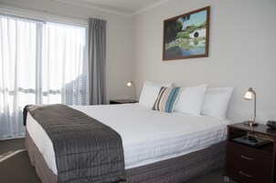 Cortinas/cortinados opacos, quartos insonorizados 