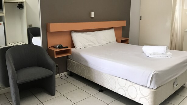 Quarto Duplo Standard, 1 cama de casal | Cortinas/cortinados opacos, Wi-fi grátis 