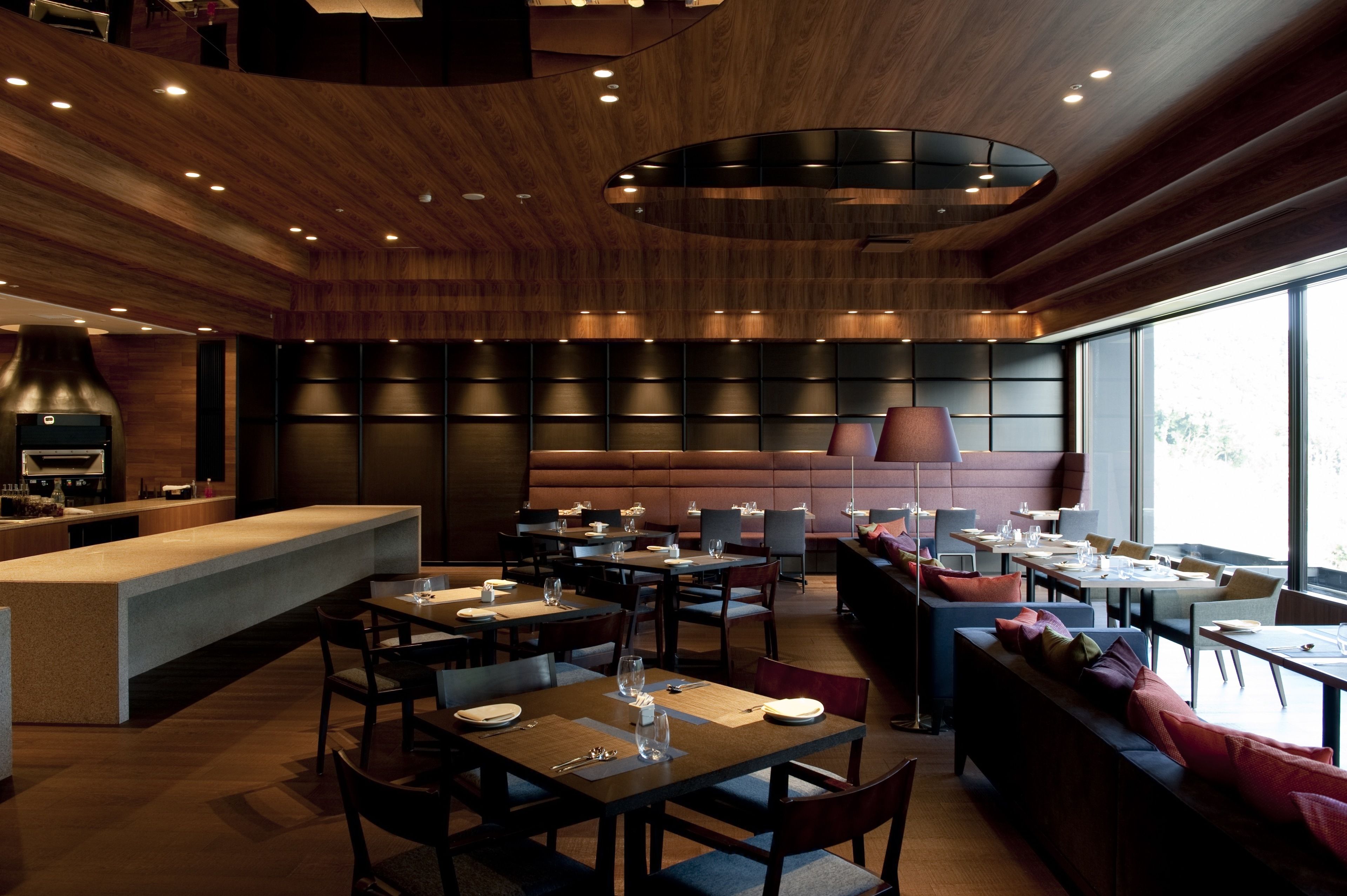 3 restaurantes, jantares servidos 