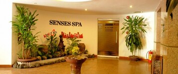 Sauna, banheira de hidromassagem, tratamentos corporais, hidroterapia