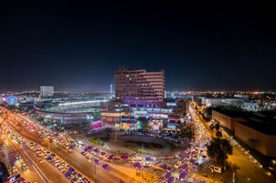 Fachada do alojamento (tarde/noite)