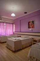 Quarto triplo standard | Frigobar, cofres nos quartos, escrivaninha, cortinas blackout