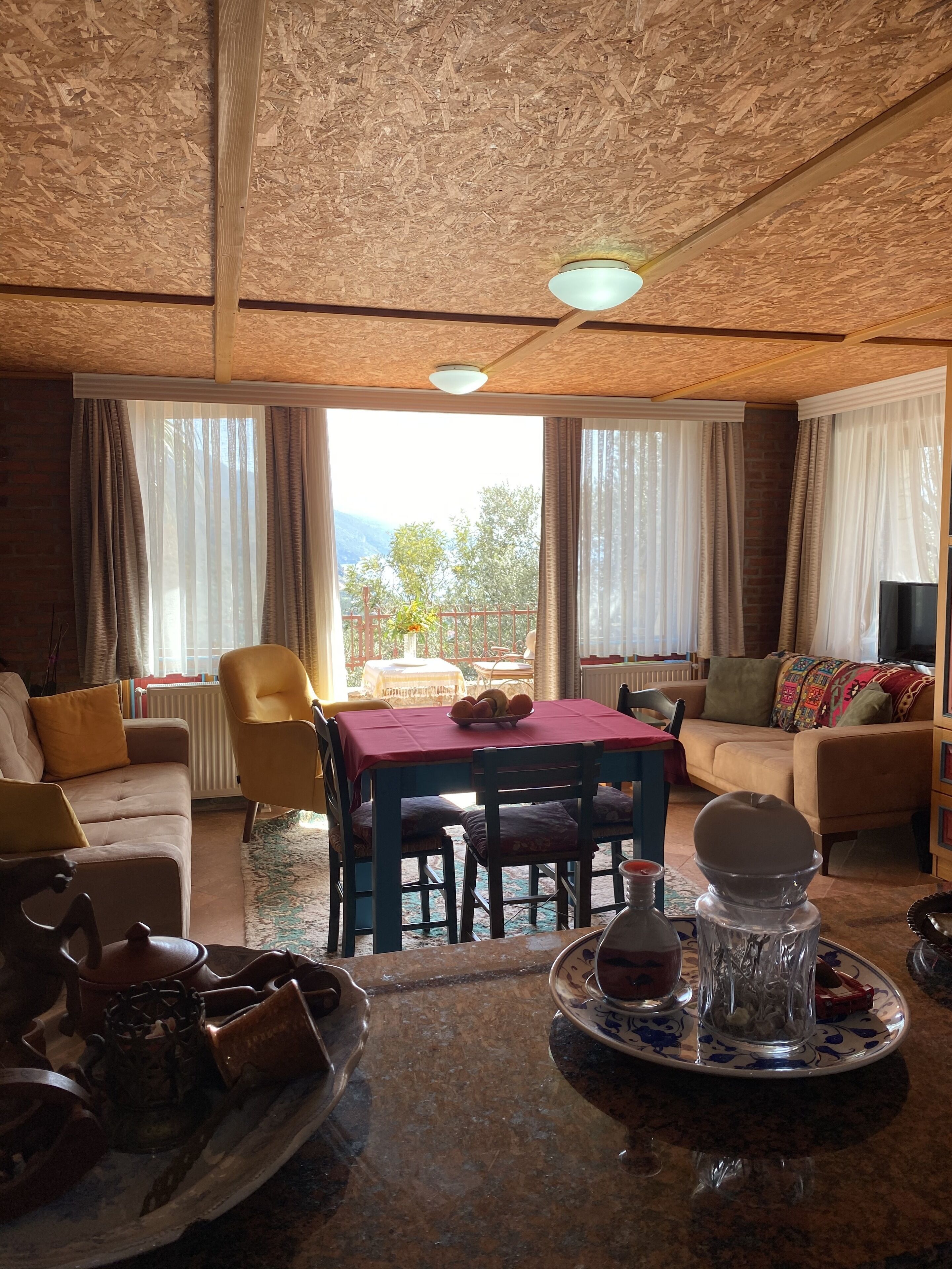 Villa Comfort, 2 quartos | Sala de estar | Televisor LCD de 82 cm com canais via satélite, televisor 