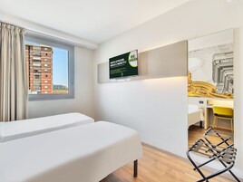 Quarto duplo standard, acessível para pessoas com deficiência física, para não fumantes | Spa