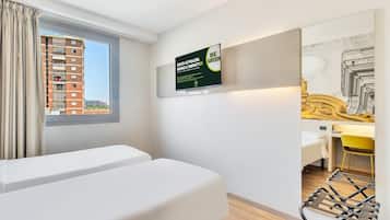 Quarto Duplo, não fumadores | Cofre no quarto, secretária