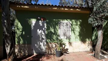 Secretária, Wi-fi grátis, roupa de cama fornecida