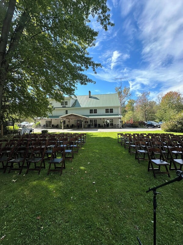 Timber House Resort - Brighton