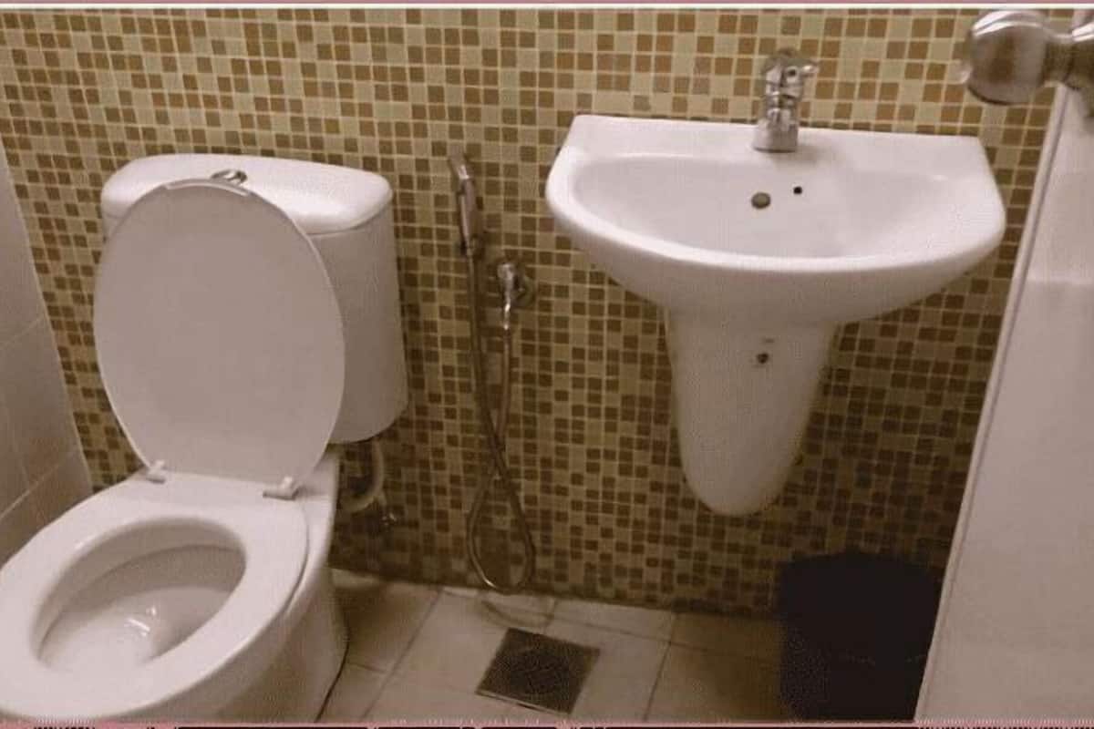 Um polibã, um secador de cabelo (mediante pedido), toalhas fornecidas