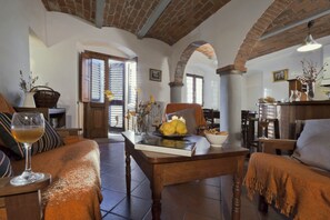 Apartamento, 2 quartos (Stalla Capanni) | Sala | TV de ecrã plano 