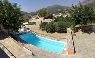 Piscina exterior sazonal 