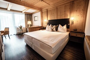 Quarto casal econômico | Frigobar, cofres nos quartos, individualmente decorados
